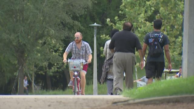 VERIFY: Can bicyclists ride on city sidewalks? | khou.com VERIFY: Can bicyclists ride on city sidewalks? | khou.com